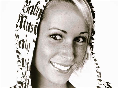 Laura Harris Fotka