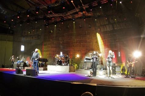 ДЖО КОКЪР ОЧАРОВА СОФИЯ