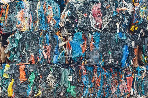 현대 폐기물 유해 처리 공장에서 플라스틱 압착 베일 별도의 가비지 수집 추가 처리를 위해 폐기물의 재활용 및 보관 폐기물의 선별 및 처리를 위한 비즈니스 0명에 대한 스톡