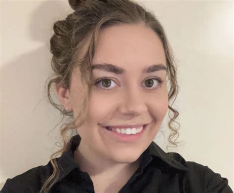 Chloe 24 Looking In Broadbeach Au