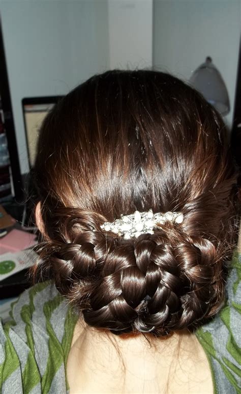 One Of My Favorites To Do Pony Tail Pull Through Braid The Pony Tail And Tuck It In Braided
