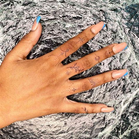 34 Finger Tattoo Design Ideas From Minimalist To Maximalist