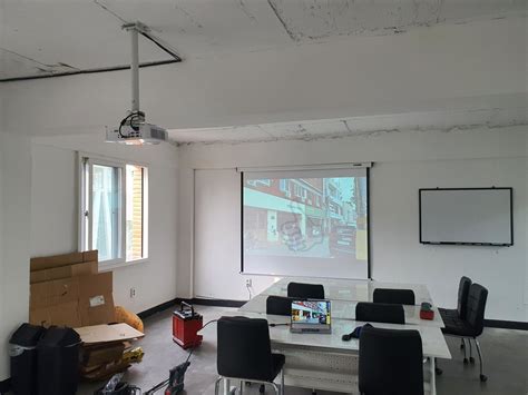 강의용 4000안시 프로젝트빔 전동스크린 100인치 천장 설치 빔프로젝터 설치 사례 아솔컴퍼니