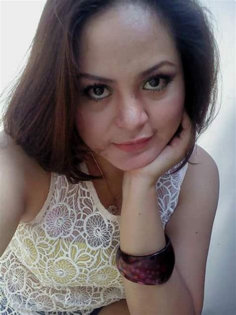 Tante Cantik 19 Foto Cantik Tante Une Wulan Selebgram Viral Seksi