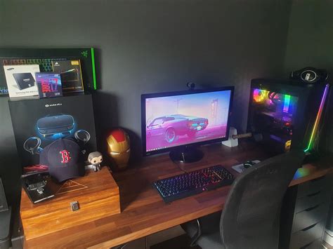 Man Caverenovated Scrolller