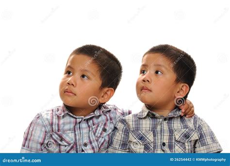 Tvilling Asiatiska Pojkar Arkivfoto Bild Av Framsida 26254442