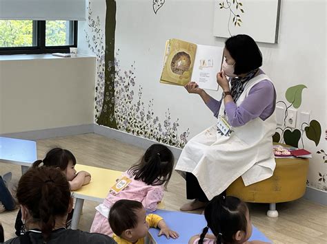 동네책방동네도서관 특집 ‘책 읽어주는 할머니 ‘책 읽어주는 할머니와 함께 성장하는 아이들