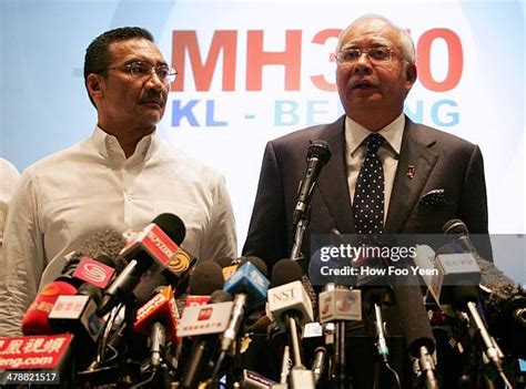 63 Malaysia Najib Razak And Datuk Hishamuddin Hussein Photos And High Res