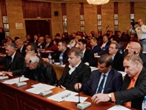 При съседите Общинските съветници в Добрич рязко си увеличиха заплатите Кворум Силистра