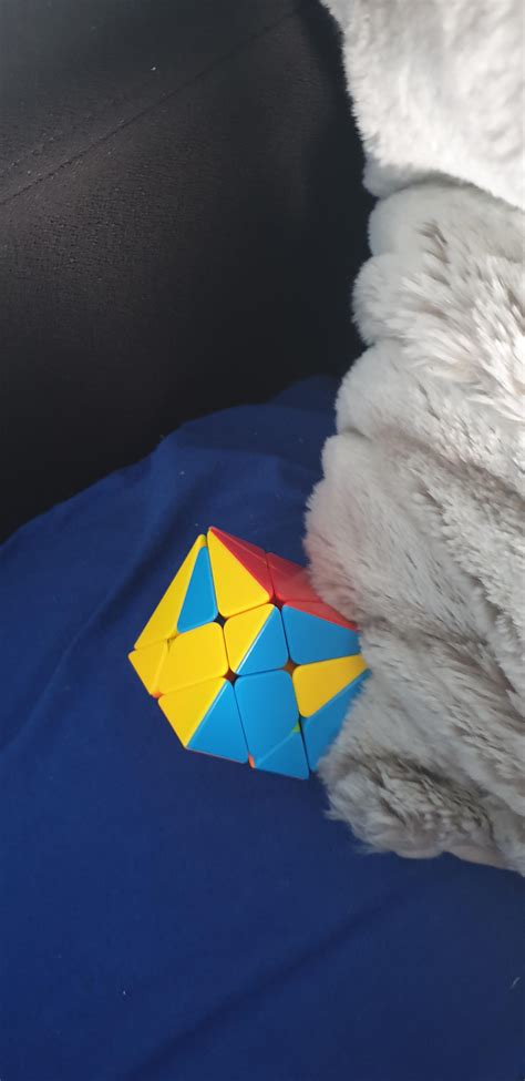 How Do I Solve This Case On The Axis Cube R Rubiks Cubes