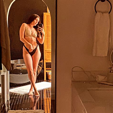 Jessie J Nude Bra Of The Day