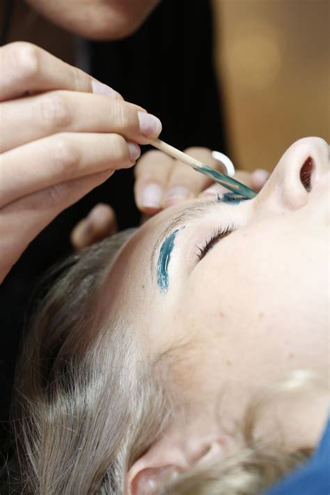Laat Uw Wenkbrauwen Waxen Of Kleuren Beauty By Sas