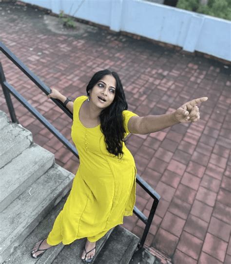 மேடு பள்ளமுமா இருக்கு செந்தில் குமாரி Hot Photos Update News 360