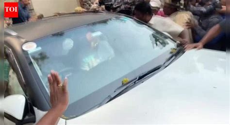 Hyderabad Avinash Reddy Leaves Cbi Office After Being Interrogated In