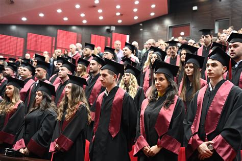 УНСС Зрелостниците от катедра „Логистика и вериги на доставките получиха дипломите си