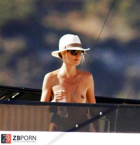 Heidi Klum Fresh Stripped To The Waist Sunbathing On A Yacht Zb Porn