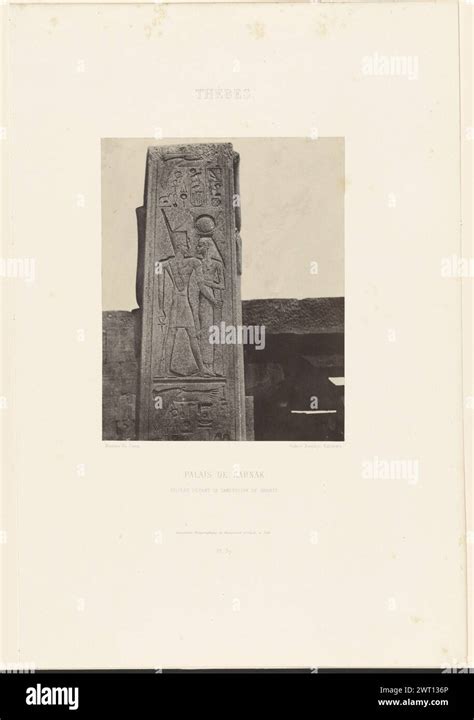 Thèbes Palais De Karnak Piliers Devant Le Sanctuaire De Granit