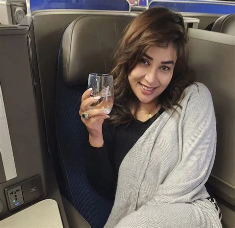 Gorgeous Komal Rizvi New Pictures With Husband Reviewit Pk