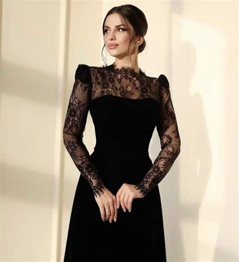 Pin By Kozan Rose On فساتين Elegant Fashion Outfits Fashion Dresses