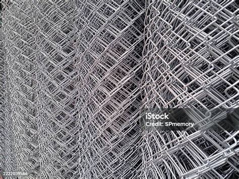 금속 아연 도금 울타리 그물 창고에 있는 금속 그물의 목록 쇼룸에 있는 철망사의 Constructionrolls를 위한 강철 그물 감금소 0명에 대한 스톡 사진 및 기타