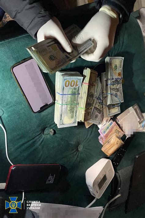 СБУ викрила високопосадовців з митниці які блокували вивезення