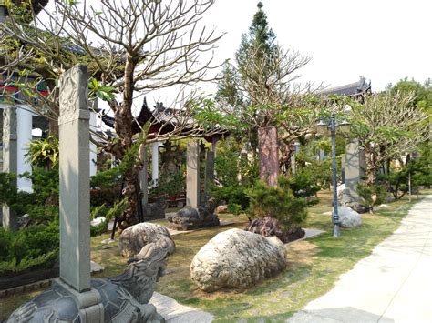 關子嶺賞楓．第二人折500．台南｜玄空法寺巨大鐘乳石林關子嶺紅葉公園飯店晚餐二日｜中部出發24tsd25nrn X 嘉義雄獅旅遊