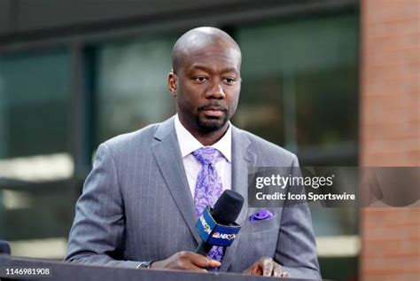 Boston Bruins Anson Carter Photos And Premium High Res Pictures Getty