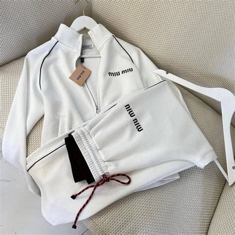 Спортивний костюм Miu Miu — ціна 3500 грн у каталозі Спортивні костюми Купити жіночі речі за