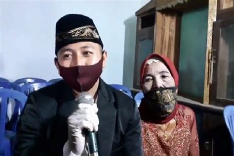 Kenalan di Pasar, Pemuda 29 Tahun Ini Sumringah Nikahi Nenek 76 Tahun