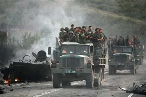 8 აგვისტო დილიდან At