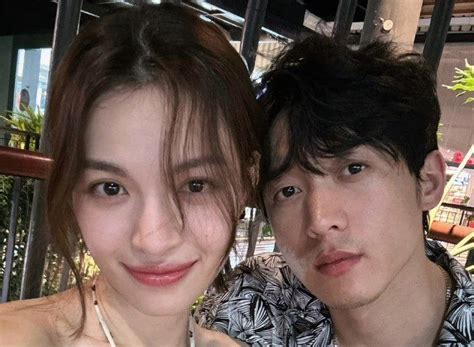 Zhong Chuxi And Hou Wenyuan Officially Dating R China