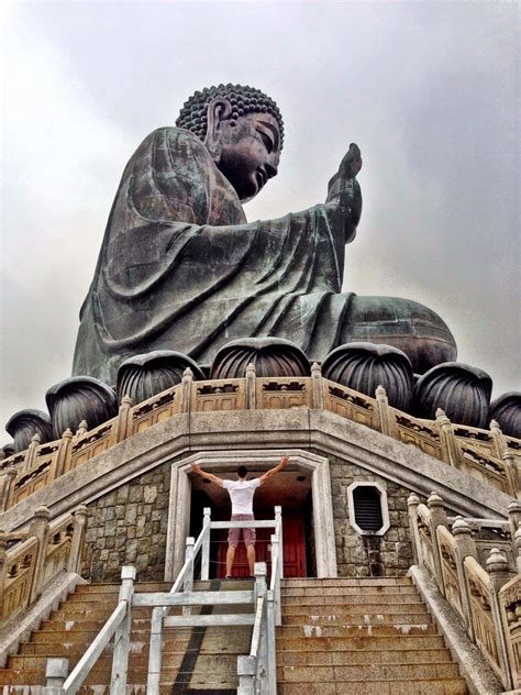 Download Tian Tan Buddha Wallpaper | Wallpapers.com