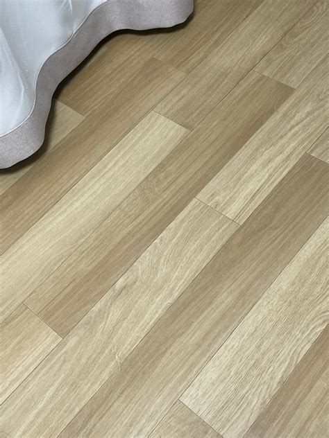 바닥에 다리미 탄 자국 남아서 셀프 시공 하고 싶은데 지식in