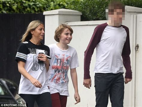 Nicole Appleton Takes Son Gene 12 And Friend For Lunch Daily Mail Online