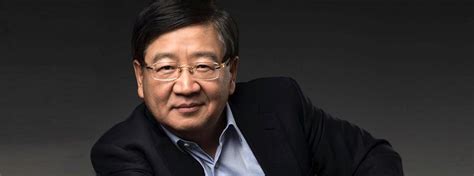 上海纽约大学授予徐小平先生“校长荣誉奖章” 上海纽约大学