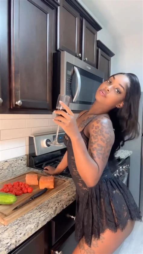 Miss Maccoy 678 Shesfreaky