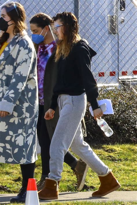 Daisy Edgar Jones Fresh Filming In Vancouver 03 17 2021 CelebMafia