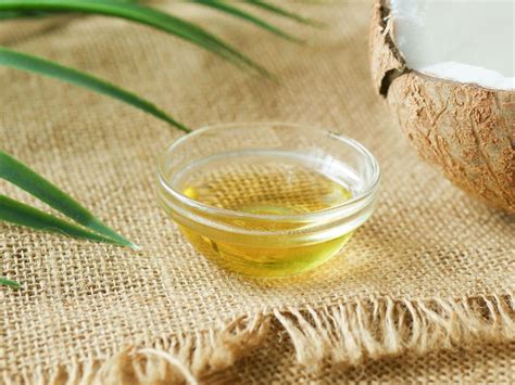 Основні секрети використання кокосової олії як в косметології так і в харчових цілях