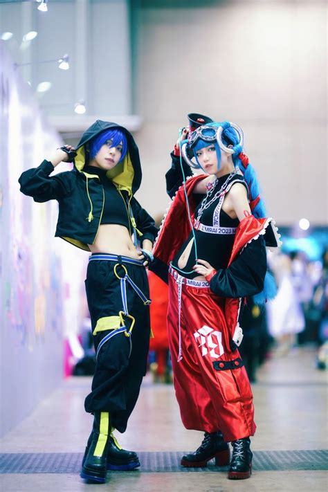 イズ Mm Izmil On X Miku Cosplay Fashion Poses Hatsune Miku