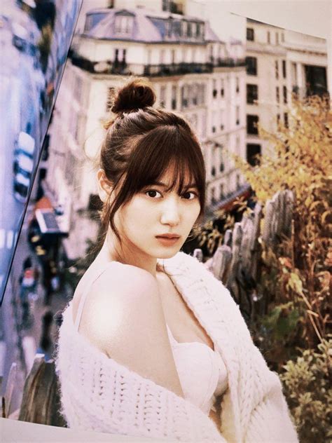 忘れられない人 山下美月mizuki Yamashita 1st 處女寫真集 興趣及遊戲 書本 And 文具 雜誌及其他 Carousell