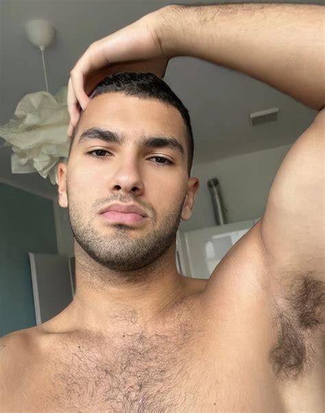 Havent Showered For Two Days Would You Sniff R Malearmpits