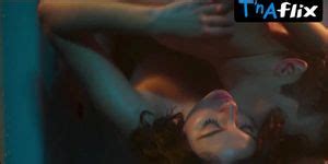 Blanca Suarez Sexy Scene In Cable Girls Tnaflix Com