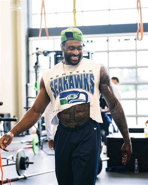 Pin By Samantha On Sports Nfl Football Pictures Fitness Inspo