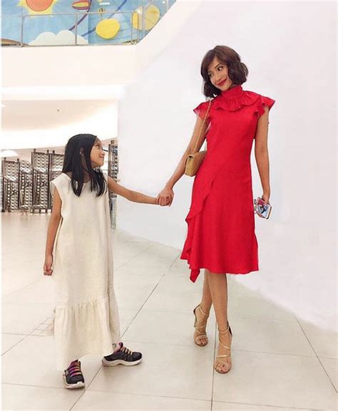 Foto Sweet Kedekatan Artika Sari Devi Dan Kedua Putrinya 1