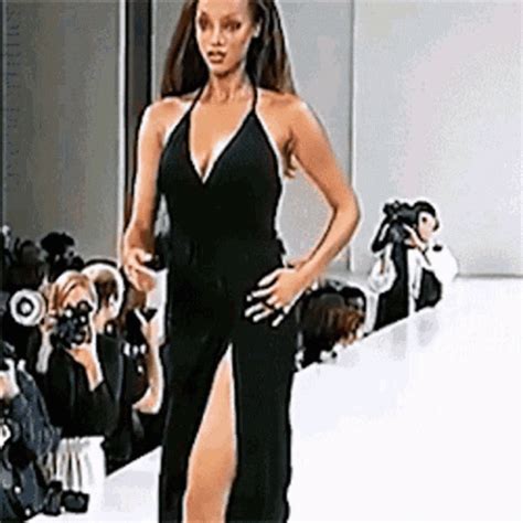 Woman Walking Down Runway Scamille  498×498 Model