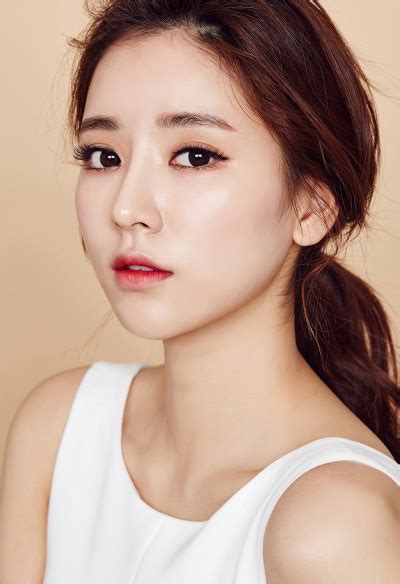 Jungyeon March 14 2016 Set Tumbex