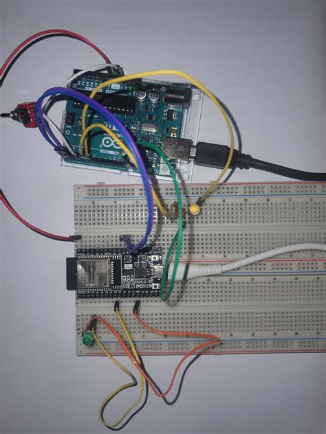 Setting Arduino R3 As Primary And Communicate With Esp32 Dev Board