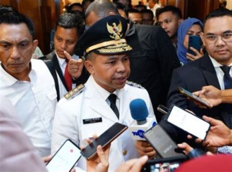 Abdul Wahid Akan Mutasi Pejabat Sesuai Kapasitas