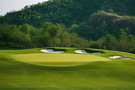 경사진 풍경을 따라 푸른 잔디가 늘어선 언덕 주변의 골프 코스 경기도 높은 해상도 골프 배경 일러스트 및 사진 무료 다운로드 Pngtree