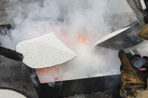 Löschen Mit Glas Extover® Speziallöschmittel Für Lithium
